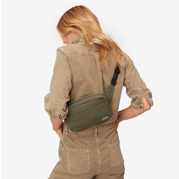Obe | Bags | Ob Waistpack Bag | Poshmark